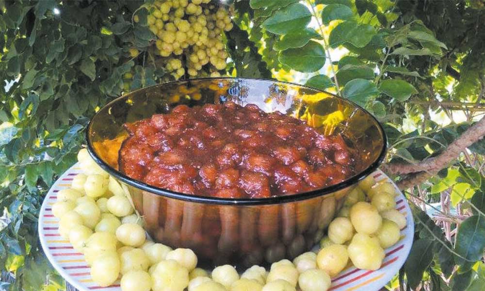 Doce de groselha “azedinha” – A Nação – Jornal Independente