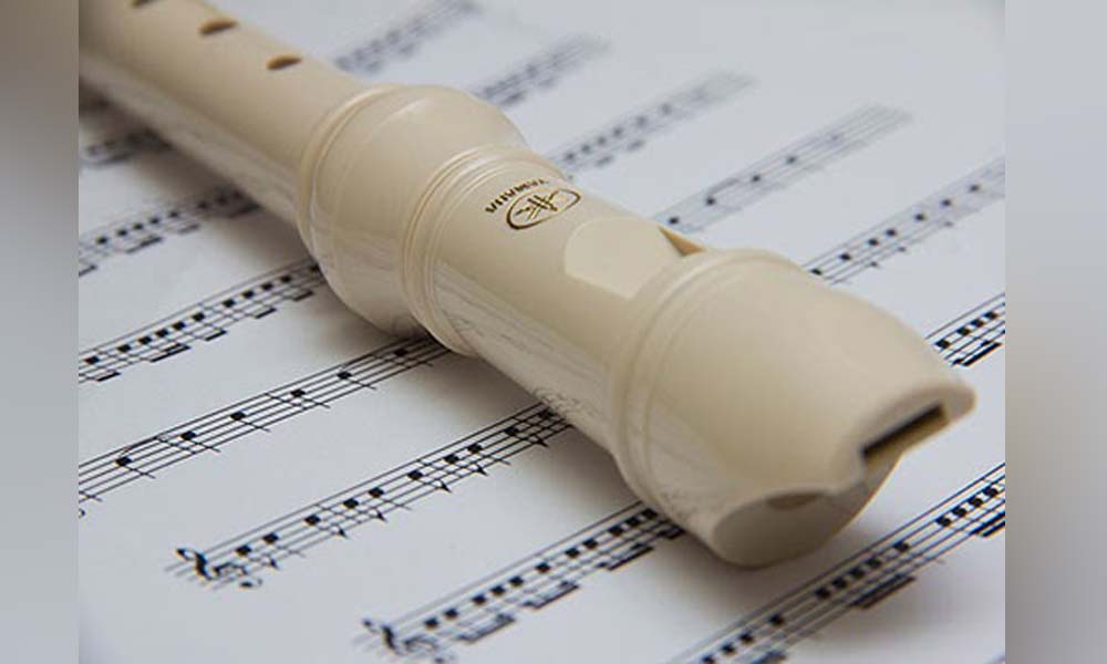 Santa Catarina de Santiago: “Smiley Kids” doa 180 flautas à Escola de ...